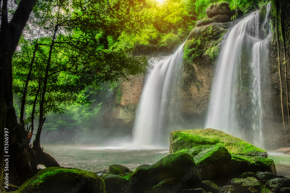 Heo Suwat Waterfall foto de Stock | Adobe Stock