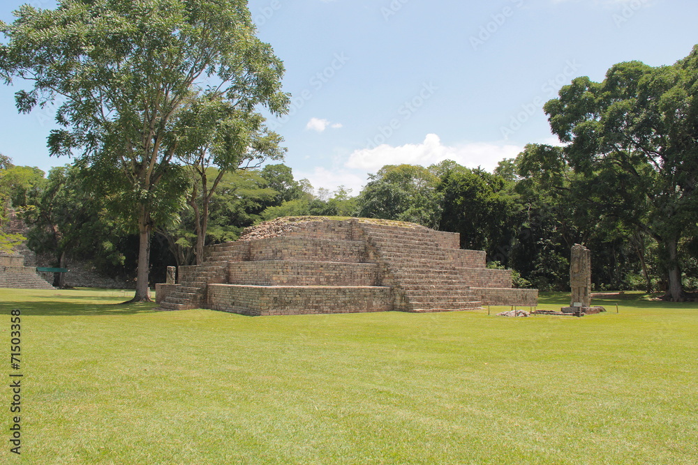 Copan, Honduras: Pyramid at the ancient Mayan archaelogical site Stock ...