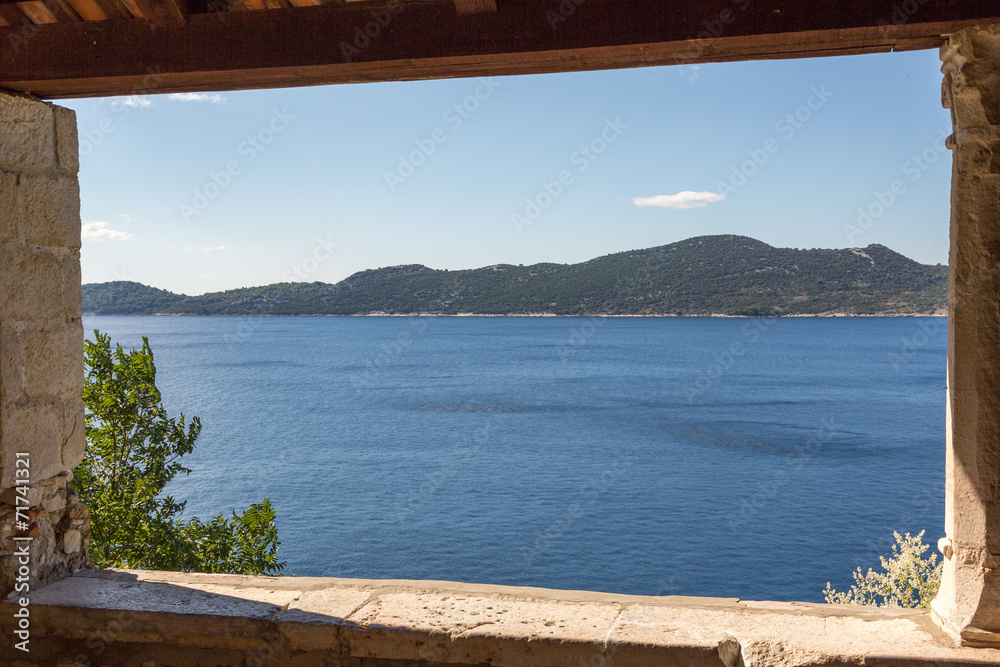 Vue - fenêtre - sur la mer adriatique Photos | Adobe Stock