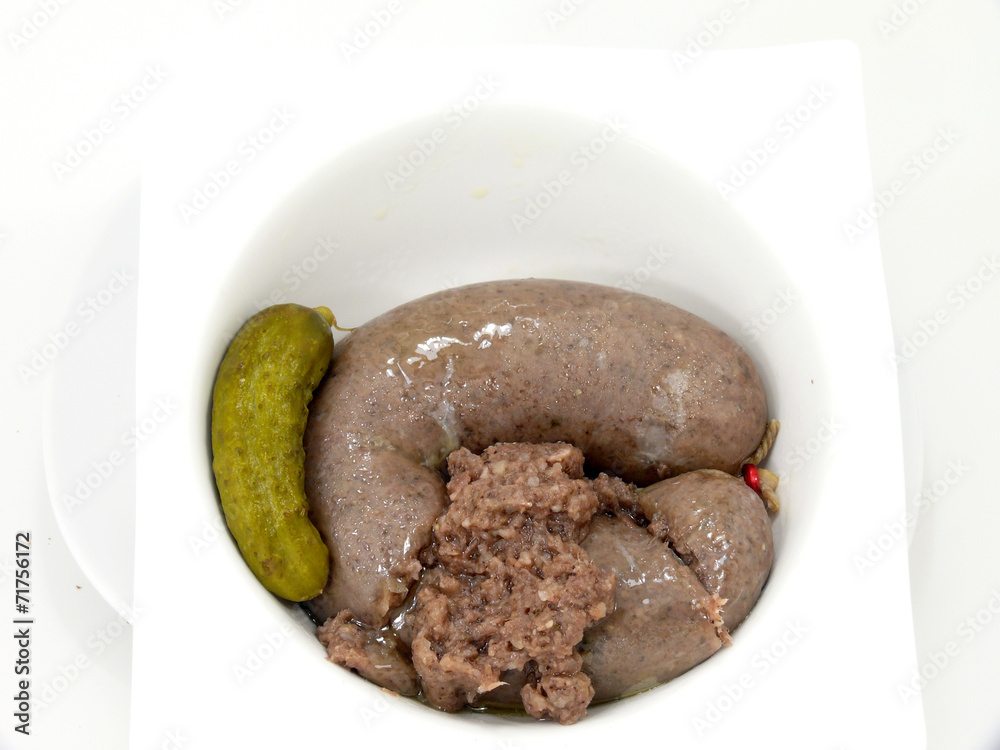 Westfälische Rinderwurst am Gürkchen Stock-Foto | Adobe Stock