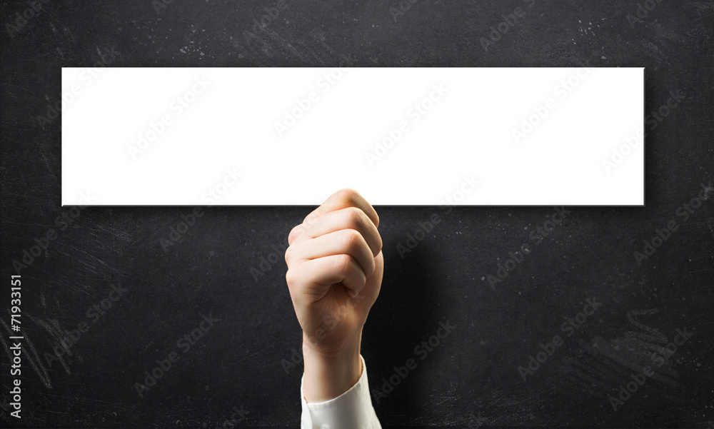 Hand hält leeres Schild Stock Photo | Adobe Stock