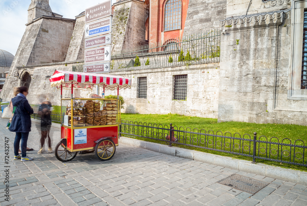 Istanbul Turkey Sep 15 Fresh Roasted Sweet Corn Vendor As Se Stock