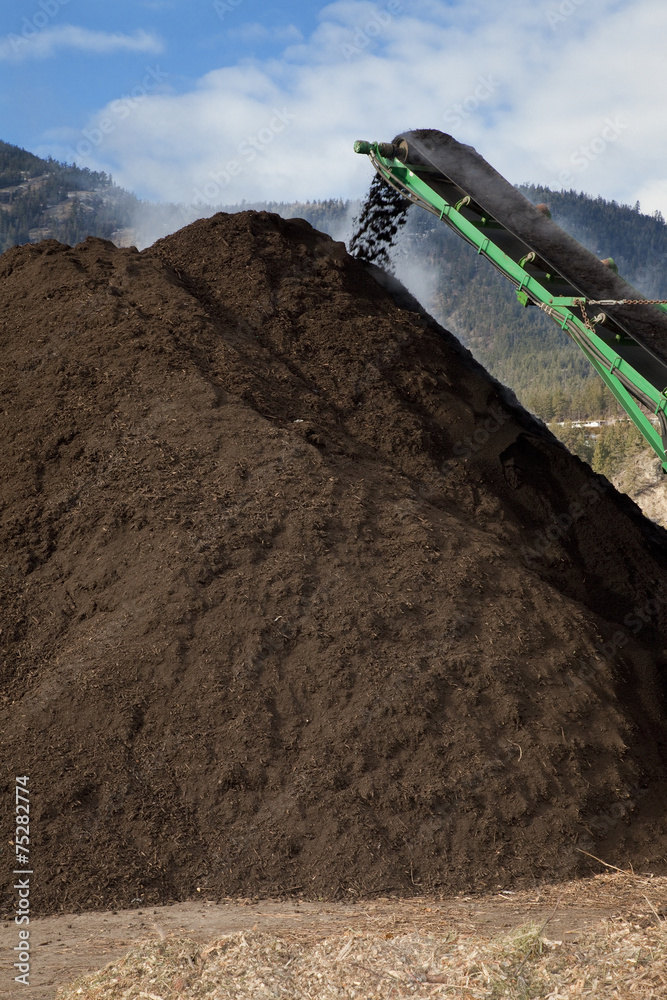 Large Scale Compost Pile Stock-Foto | Adobe Stock