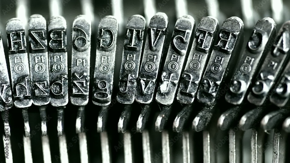 Typing Metal types in the typewriter Stock 비디오 | Adobe Stock