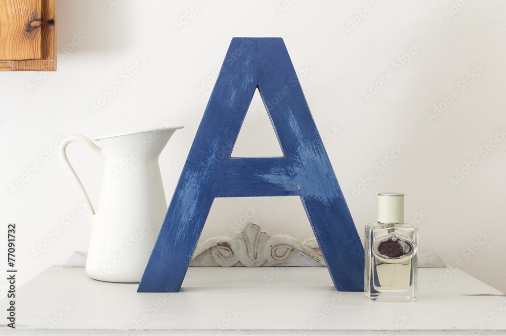 letra A azul de madera Stock Photo | Adobe Stock