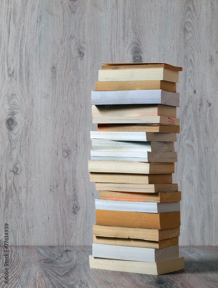 Bücherstapel Stock-Foto | Adobe Stock
