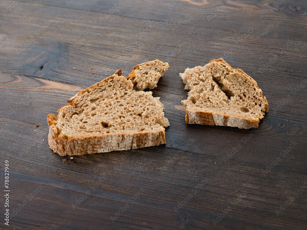 Brot teilen Stock-Foto | Adobe Stock