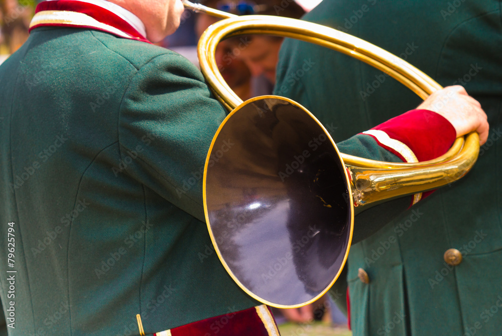 sonneur de cor de chasse à courre Photos | Adobe Stock
