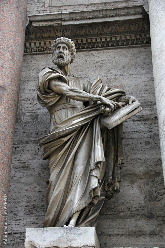 Statue de St Pierre par Francesco Mochi porte du Peuple à Rome Stock ...