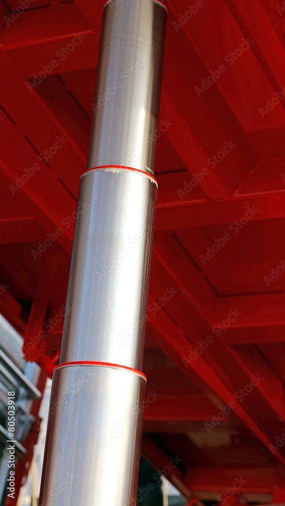 stainless steel Hydraulic cylinder below the caisson tipper truc Stock ...