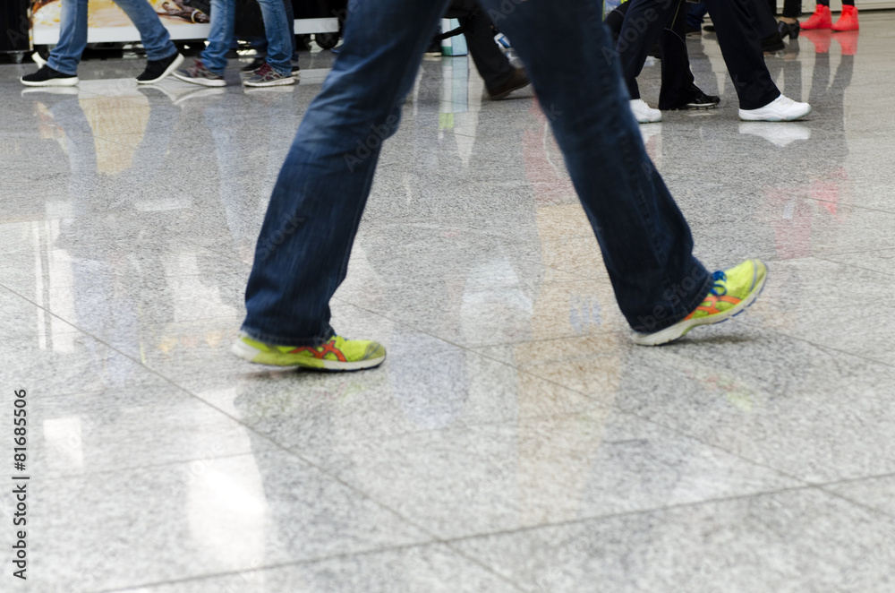 Ein Schritt nach vorn Stock-Foto | Adobe Stock