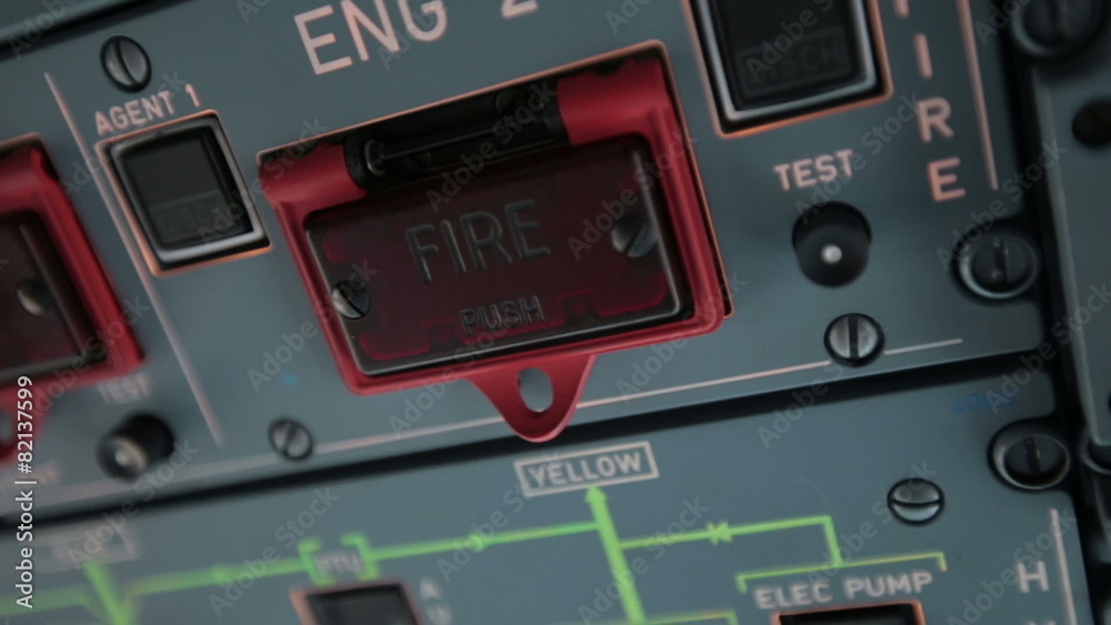 Cockpit cabin. Pilot switch controls aircraft Airbus A320 A319 vídeo de ...