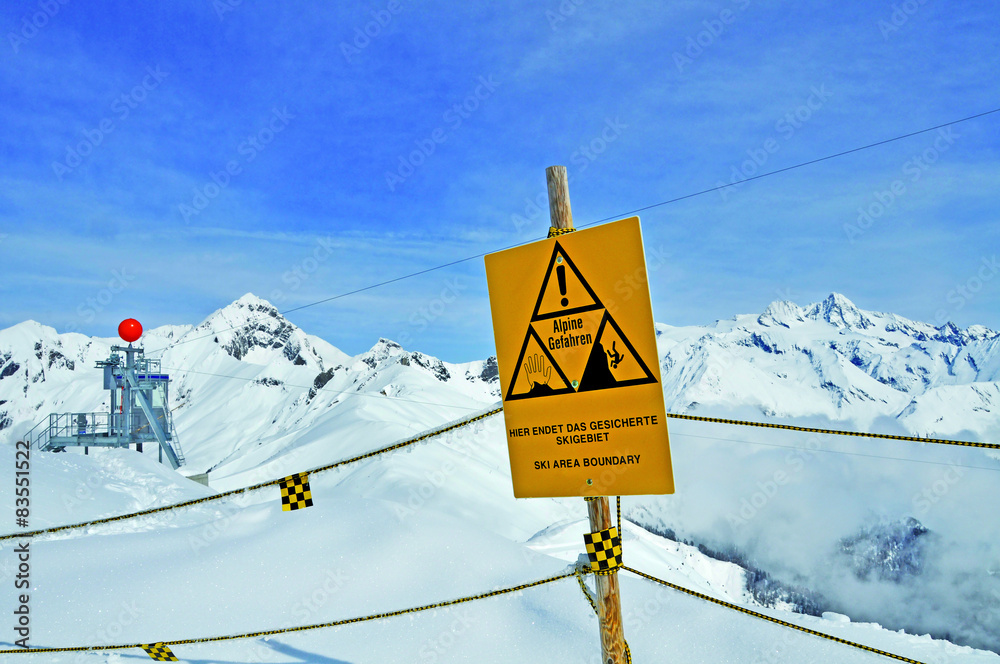 Alpine Gefahren - Warnschild in den Alpen Stock Photo | Adobe Stock