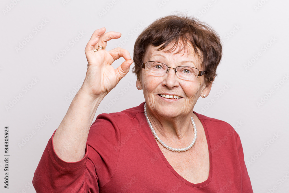 Begeisterte Rentnerin Stock 写真 | Adobe Stock