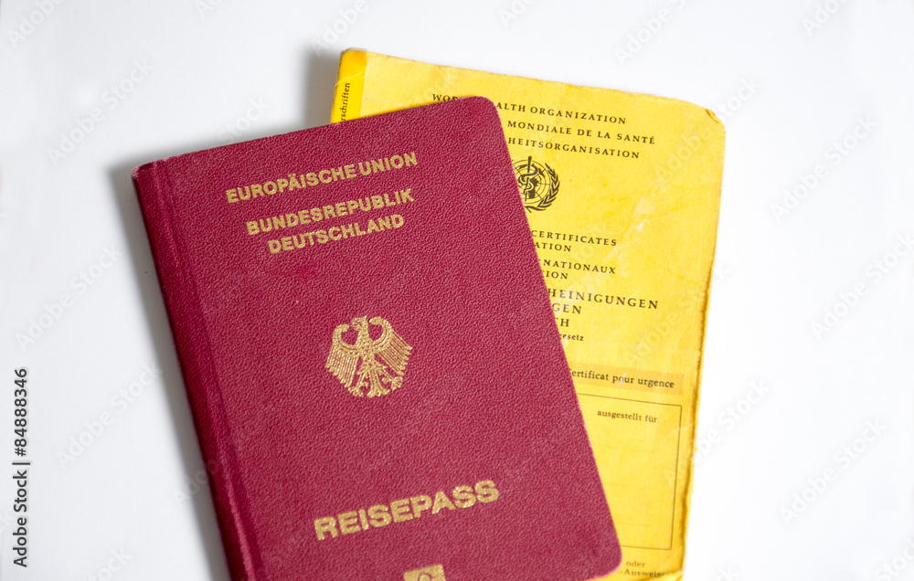 Impfpass und Reisepass Stock Photo | Adobe Stock