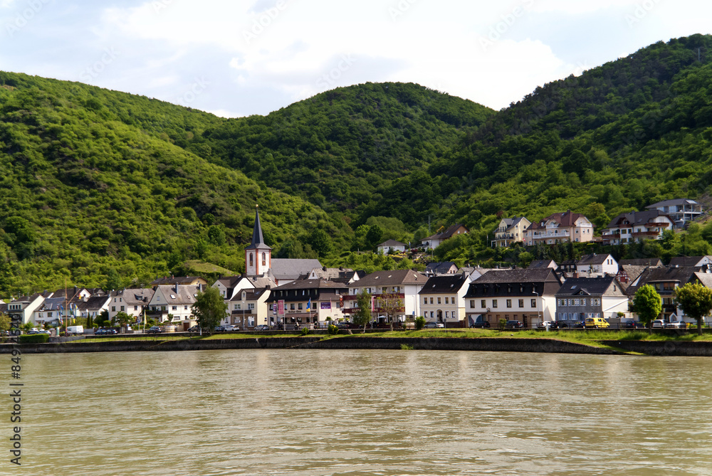 Kestert am Rhein Stock-Foto | Adobe Stock