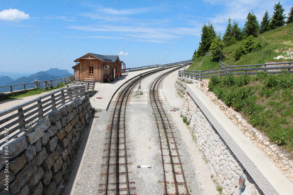 Schafbergbahn / Die Schafbergbahn ist eine meterspurige Zahnradbahn in ...
