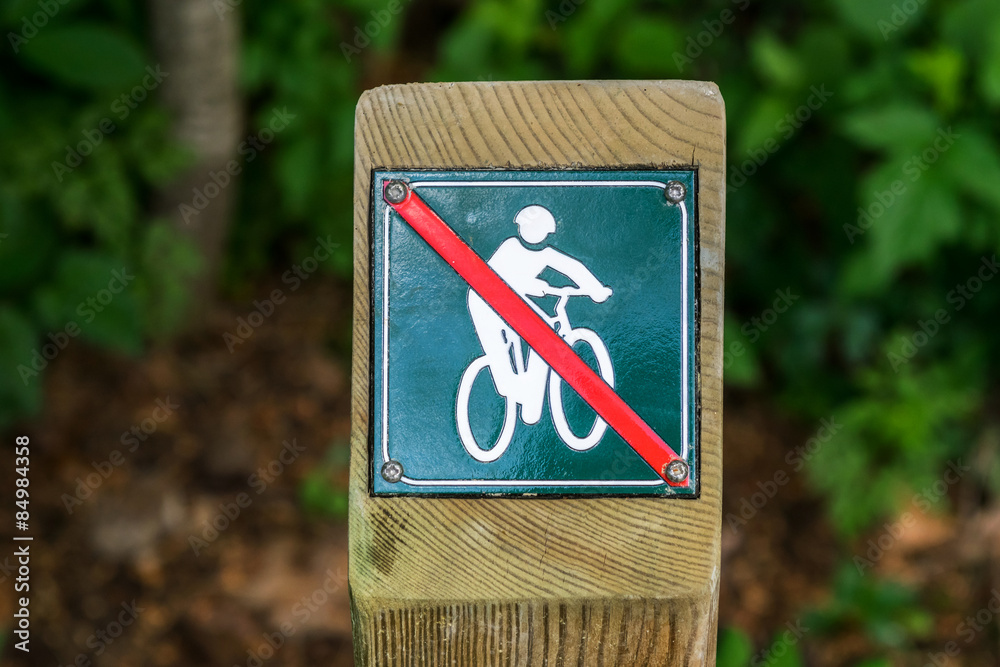 Panneau interdit au vélo Photos | Adobe Stock