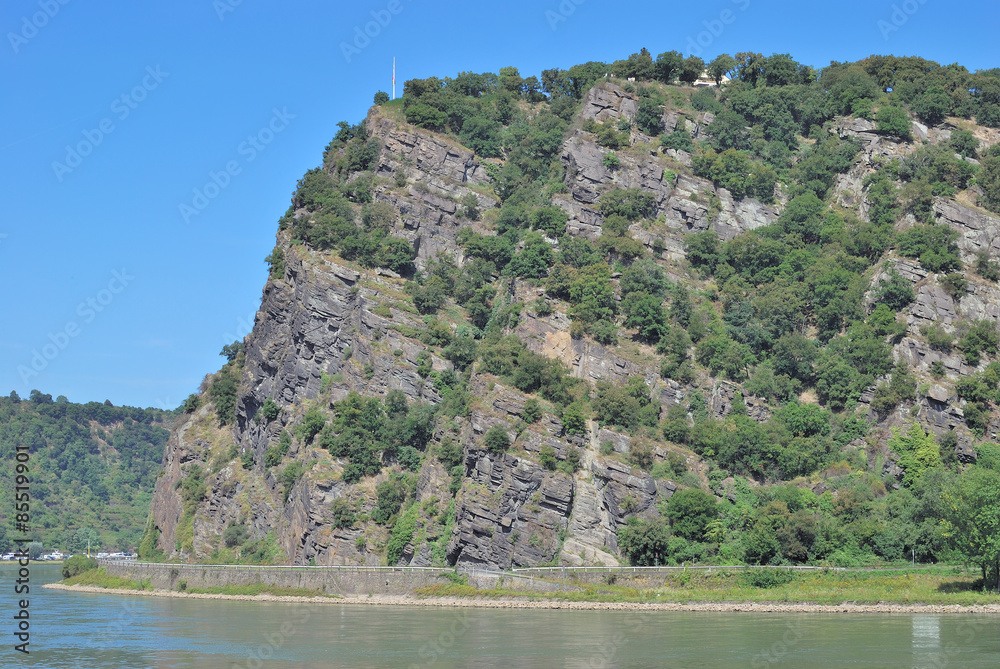 der berühmte Felsen der Loreley am Rhein bei Sankt Goarshausen Stock ...