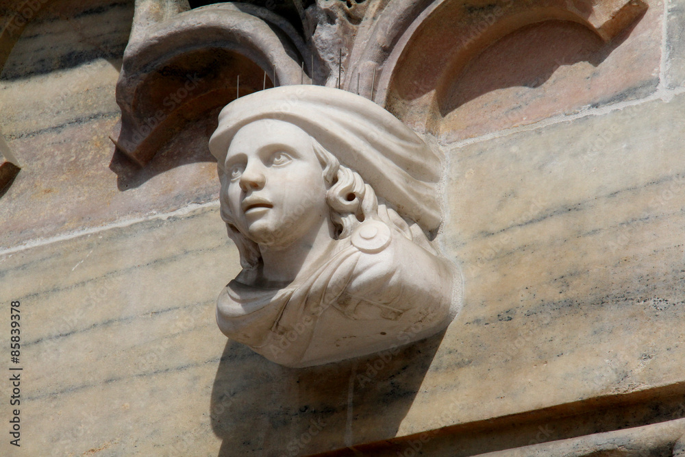 peduccio d'archetto; Duomo di Milano Stock Photo | Adobe Stock