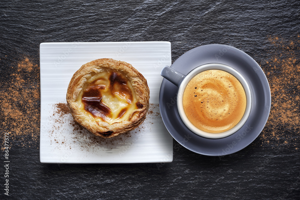 Fotografia do Stock: Tasse à Café et Pastel de nata du Portugal | Adobe ...