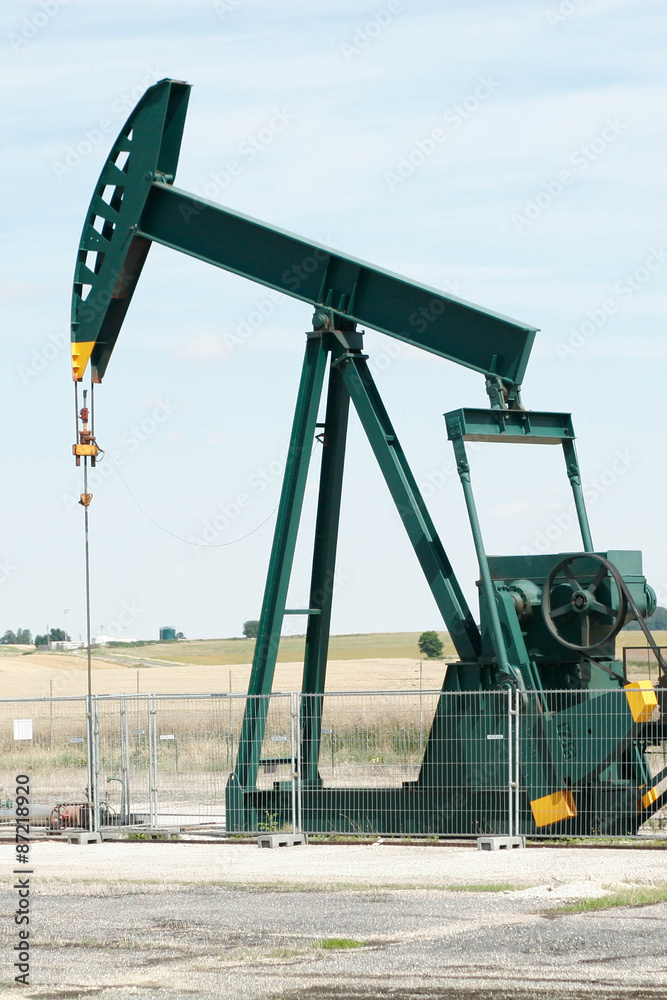 DERRICK - PUITS DE PETROLE - FRANCE Stock Photo | Adobe Stock