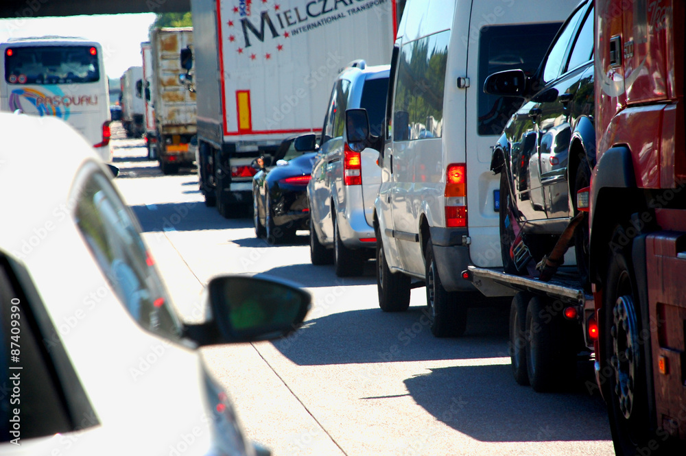 Im Stau stehen Stock-Foto | Adobe Stock