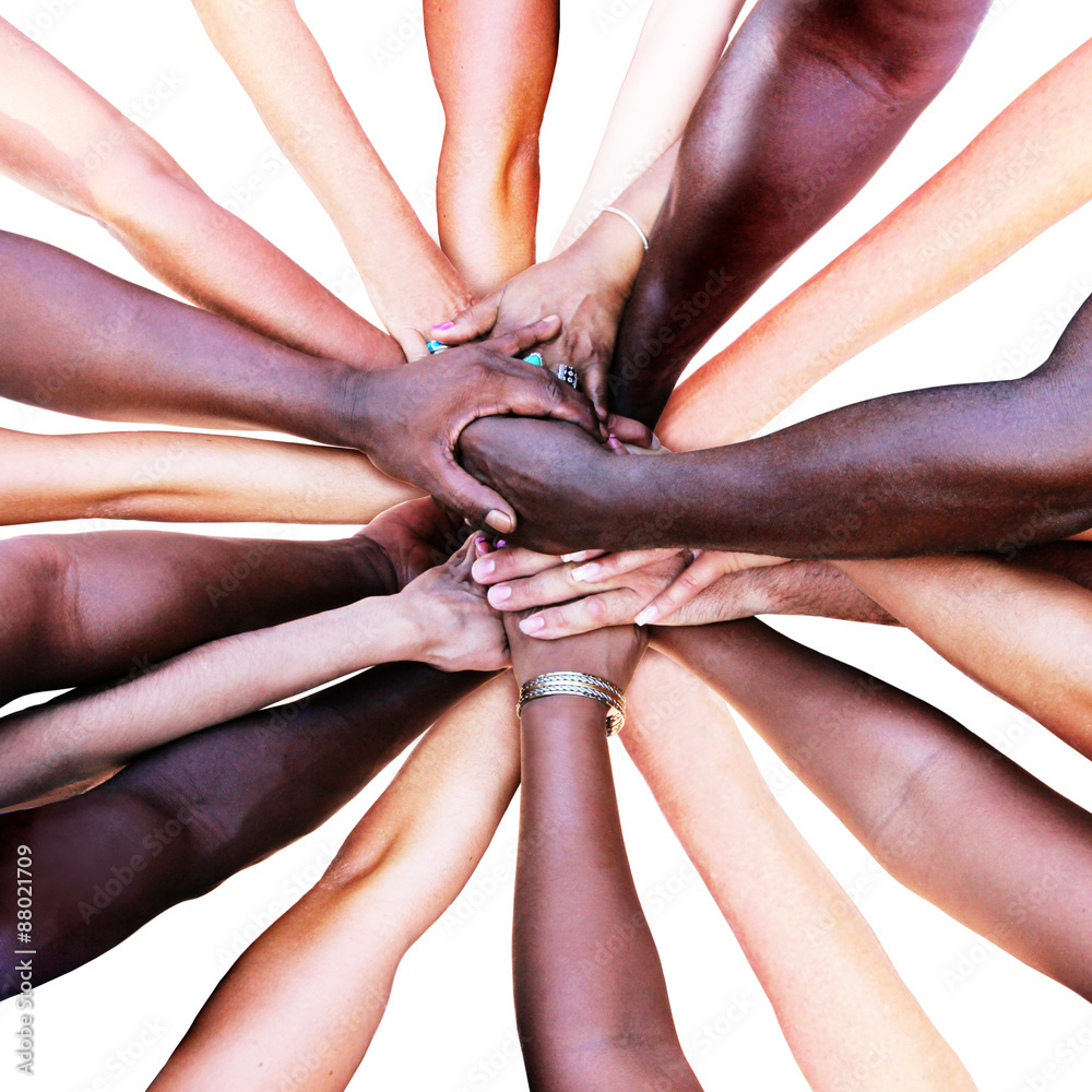 Eine Gruppe von vielfältigen Menschen bildet eine Einheit als Team ...