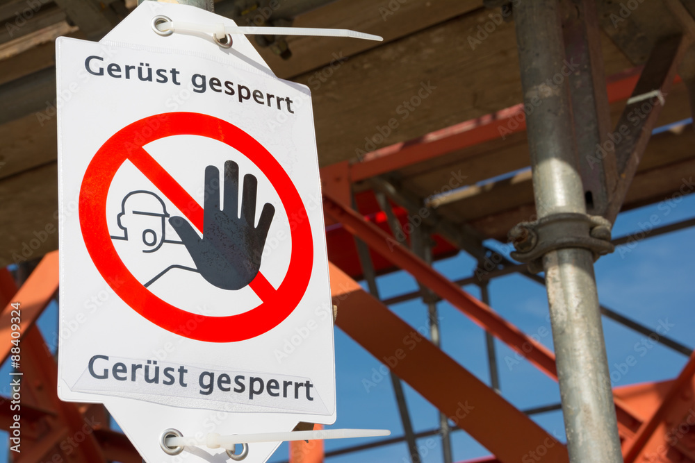 Schild: Gerüst gesperrt foto de Stock | Adobe Stock