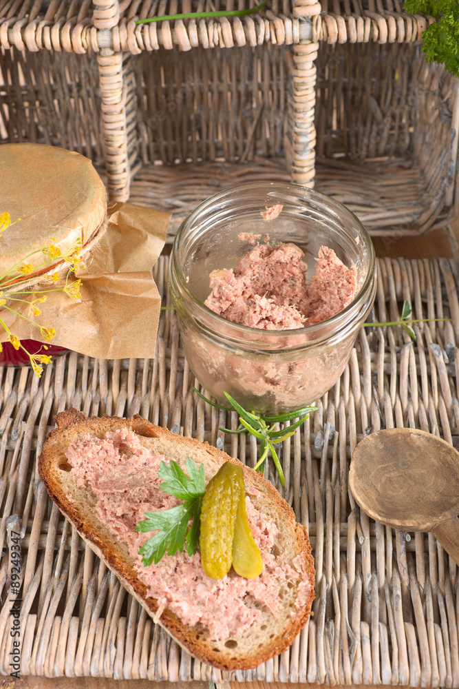 Leberwurstbrot Stock-Foto | Adobe Stock