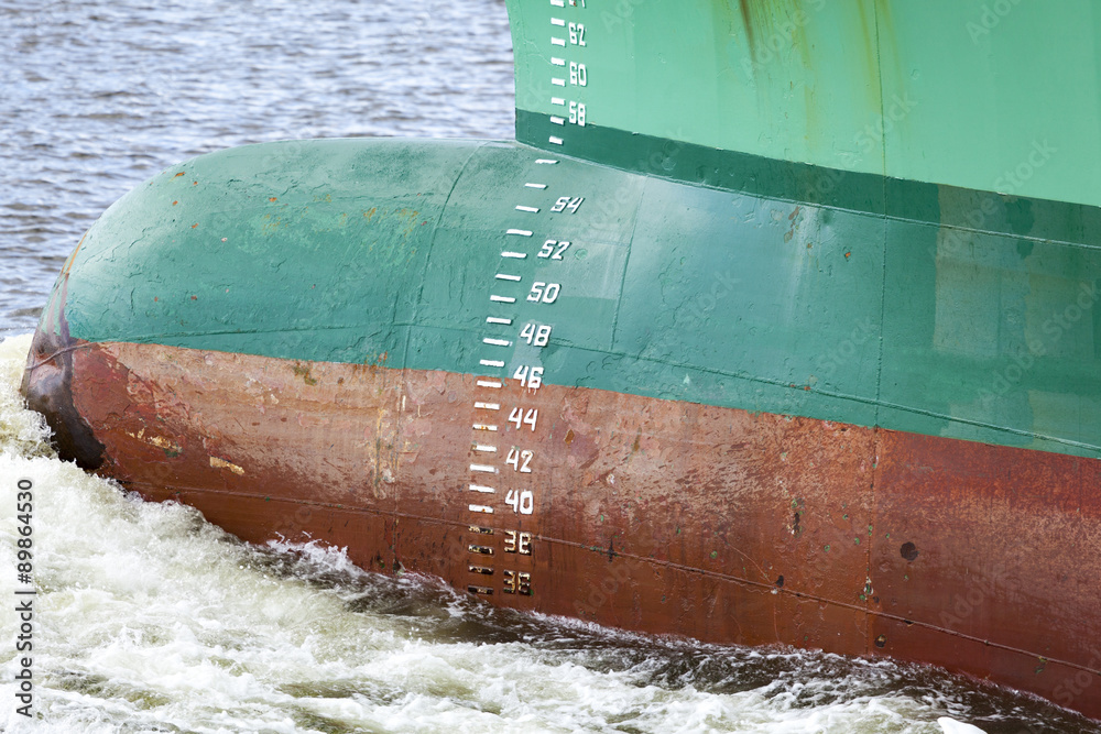 Wulstbug, Bug eines Frachtschiffes Stock-Foto | Adobe Stock