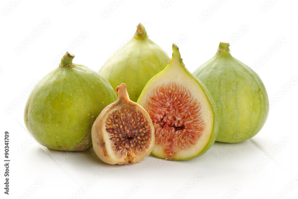 Zielone figi na białym tle foto de Stock | Adobe Stock