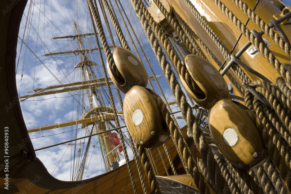 MASTILES Y CUERDAS DE BARCO VELERO Stock Photo | Adobe Stock