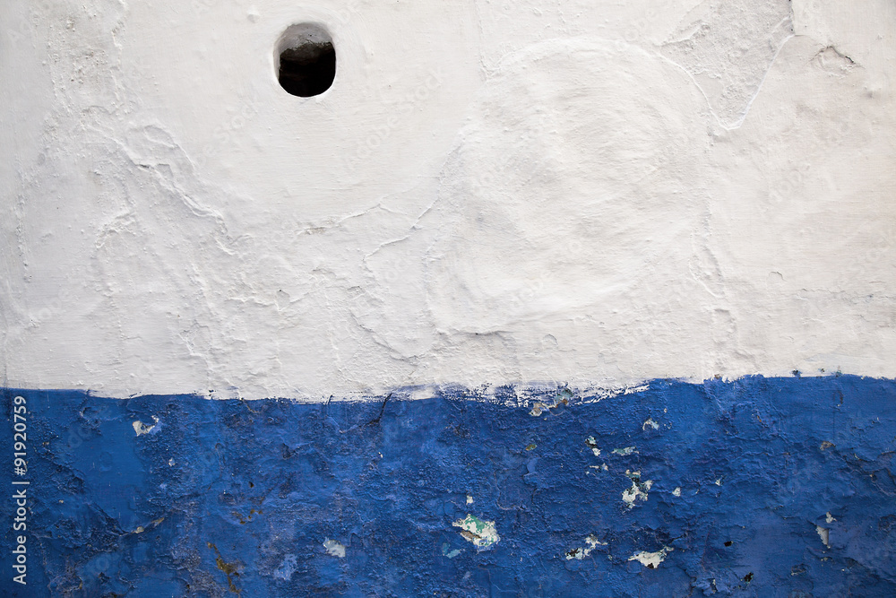 Pared encalada con cal blanca y azul añil foto de Stock | Adobe Stock