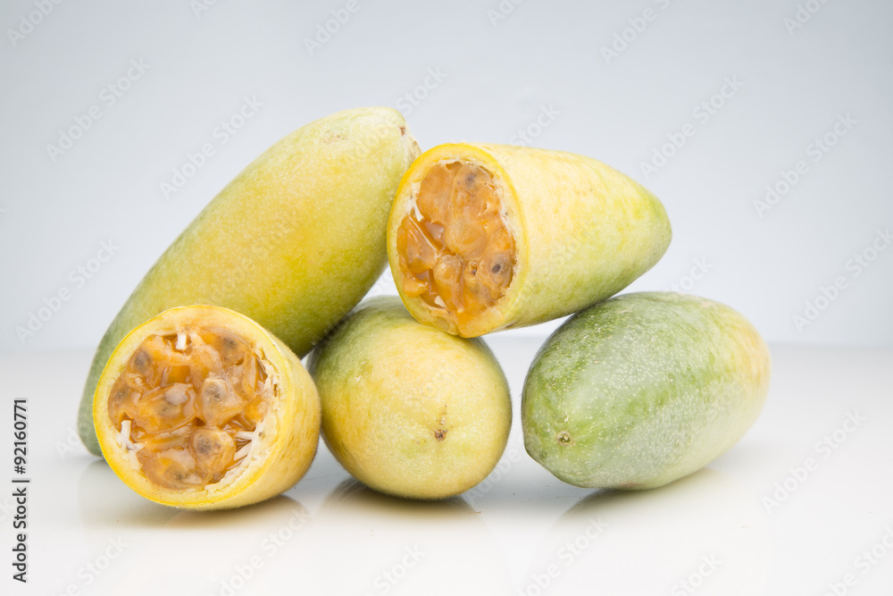 Curuba deliciosa fruta tropical Stock Photo | Adobe Stock