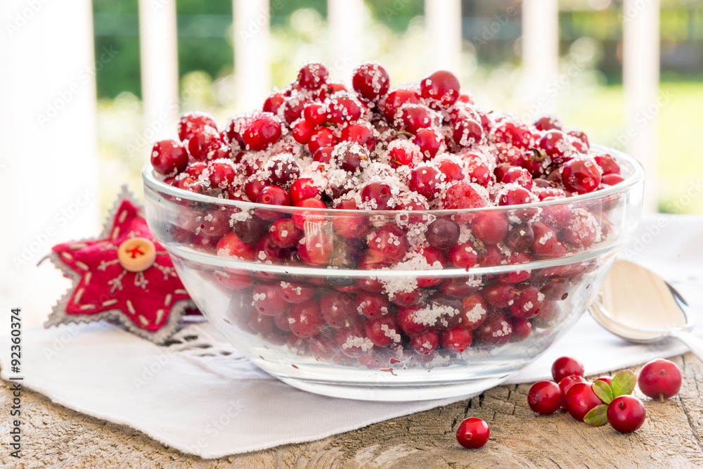 Preiselbeeren, gezuckert Stock-Foto | Adobe Stock