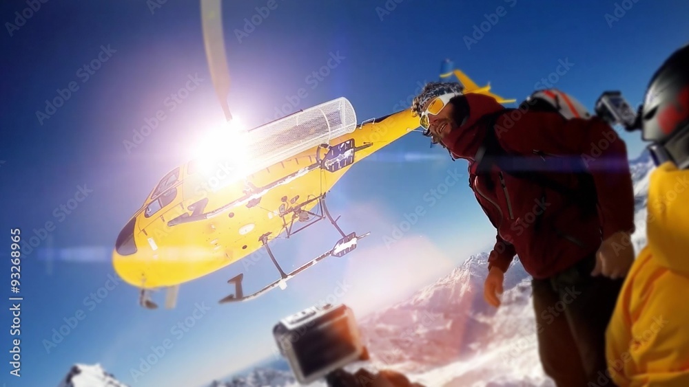 Heli boarding, Heli skiing in den Alpen - Hubschrauber setzt Sportler ...
