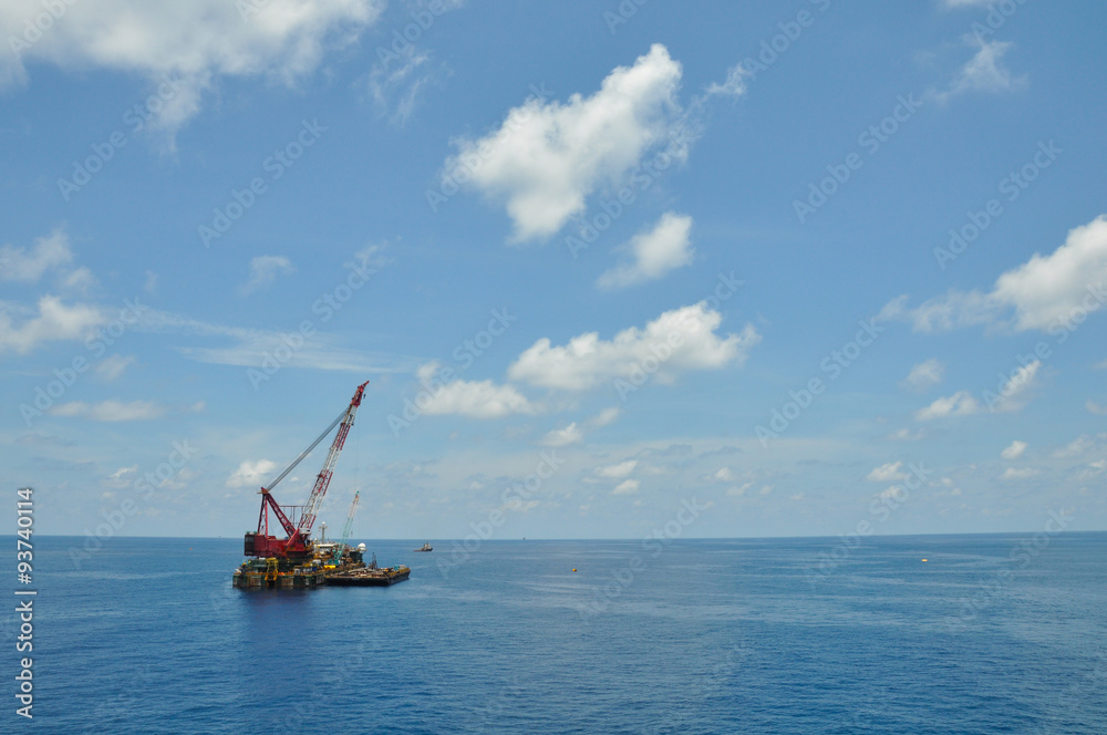 crane barge lifting heavy cargo or heavy lift in offshore oil and gas ...
