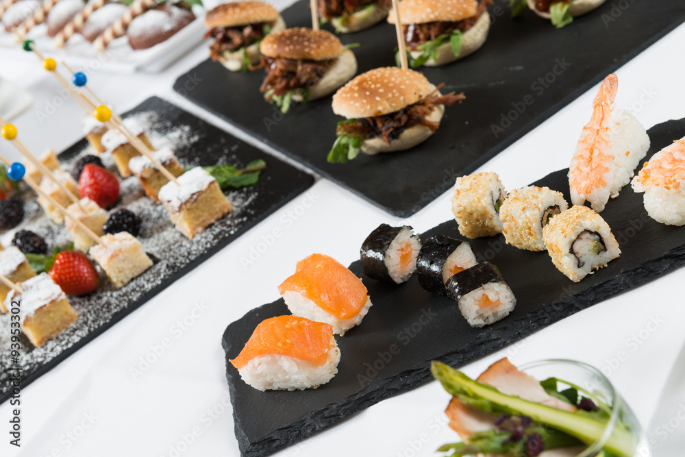 Fingerfood-Buffet in der Gastronomie Stock-Foto | Adobe Stock