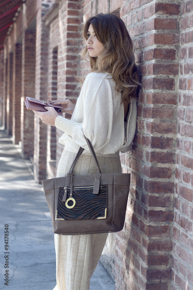 modelo carteras Stock Photo | Adobe Stock