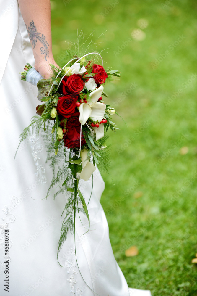 Brautstrau Mit Roten Rosen