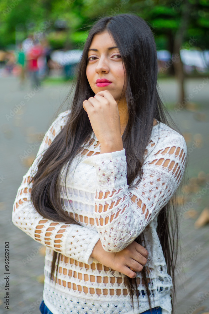 Mujer Latina Modelo mujer linda foto de Stock | Adobe Stock