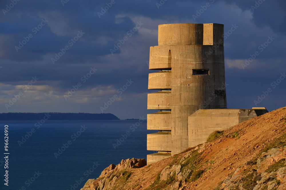 Foto de WW2 German bunker, Jersey, U.K. Telephoto image of an ...