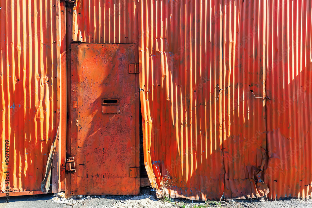 Wellblechwand eines Lagerhauses Stock Photo | Adobe Stock