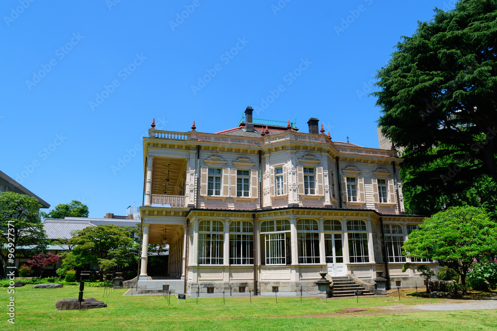Kyu-Iwasaki-tei Gardens in Tokyo Stock Photo | Adobe Stock