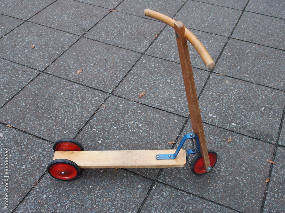 Alter Holzroller Stock-Foto | Adobe Stock