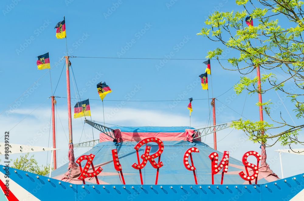 Zirkuszelt mit Fahnen Circus tent with flags Stock Photo | Adobe Stock