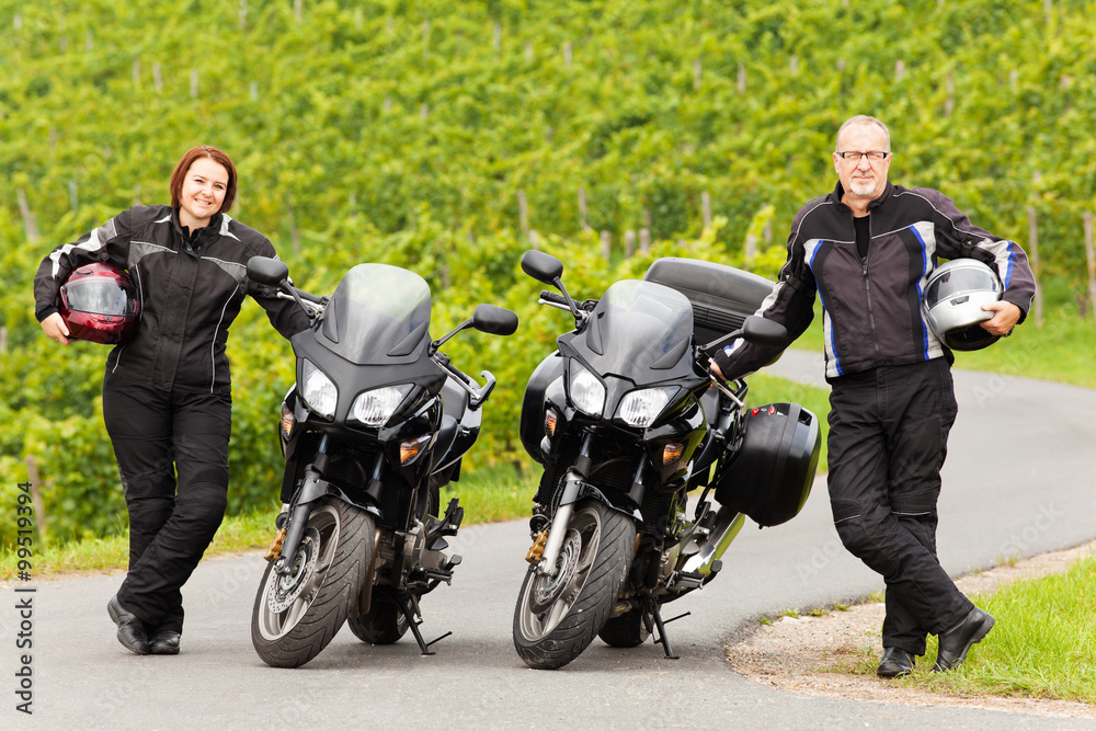 Zwei Motorradfahrer in einer idyllischen Landschaft Stock-Foto | Adobe ...