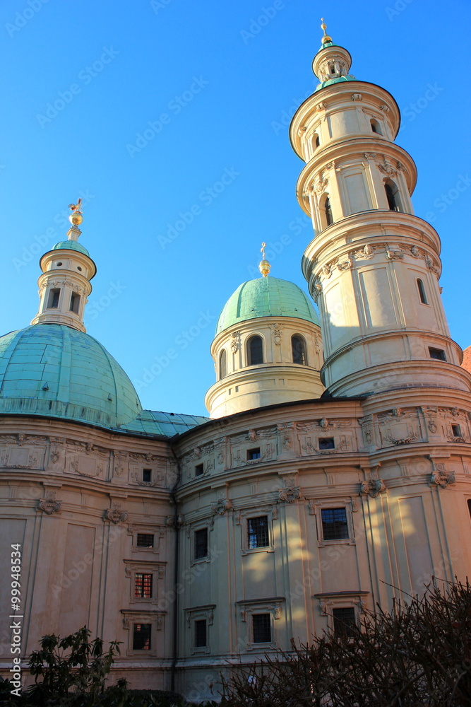Die Kuppeln des Doms in der Altstadt von Graz (Steiermark) Stock Photo ...