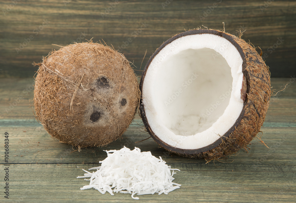 Coco deliciosa fruta tropical. Stock Photo | Adobe Stock